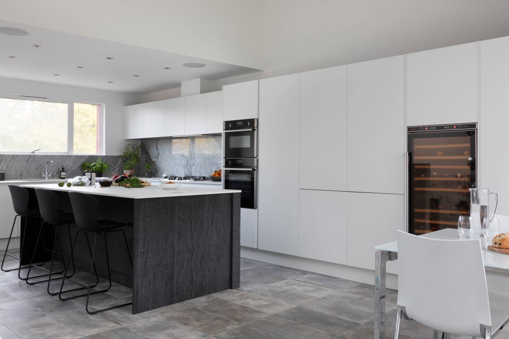 Real Life Kitchens – Porter Handleless